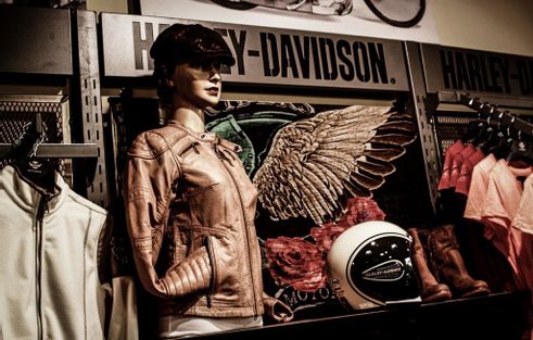HARLEY-DAVIDSON PARIS BASTILLE (Paris): Conseiller de Vente Motos